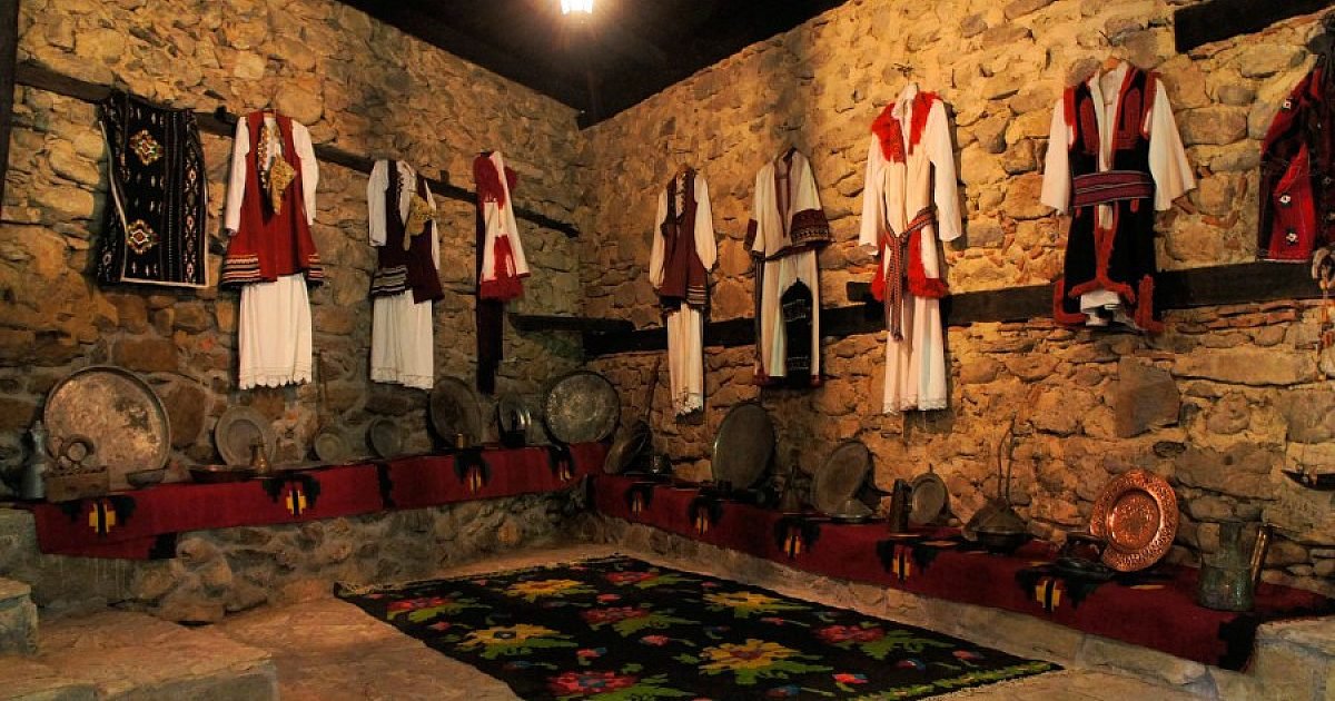 Парад на самодейци край античен град откри фестивал - Моят град ...