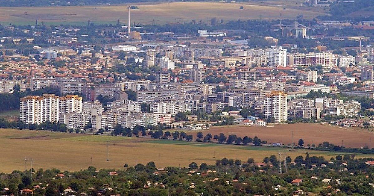 Откриха телата на мъж и жена в гараж в Търговище - Моят град — Новини ...